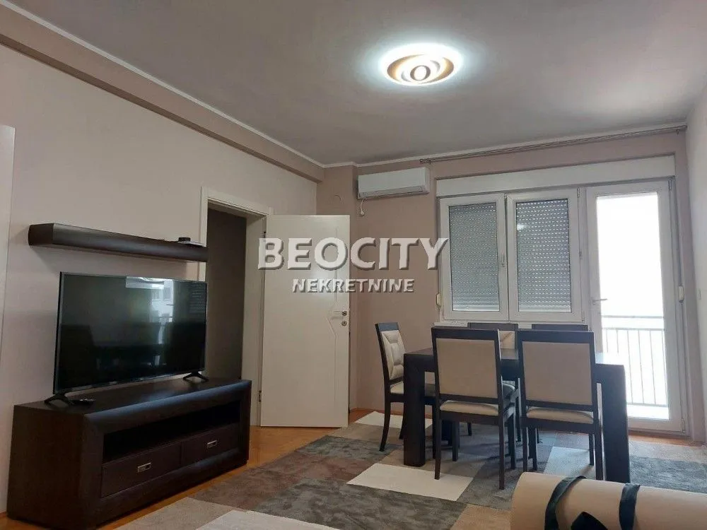 Izdavanje, trosoban stan, 65m², Centar, Novi Sad
