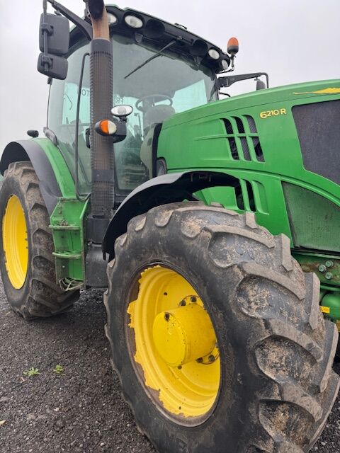 John Deere 6210R traktor točkaš