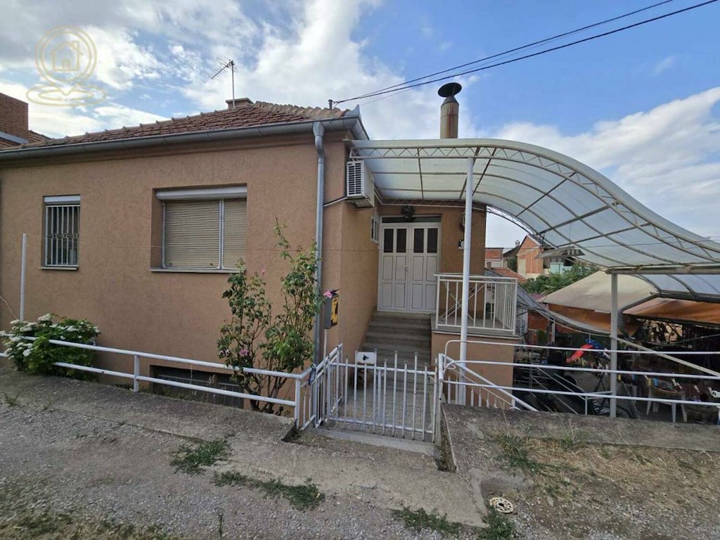 Porodična kuća 150 m² sa dvorištem i garažom – Palilula, Niš
