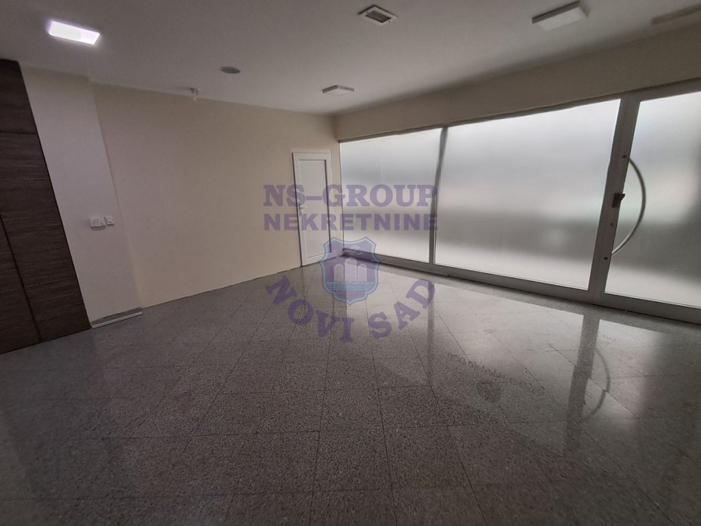 Lokal u centru grada, 52m2