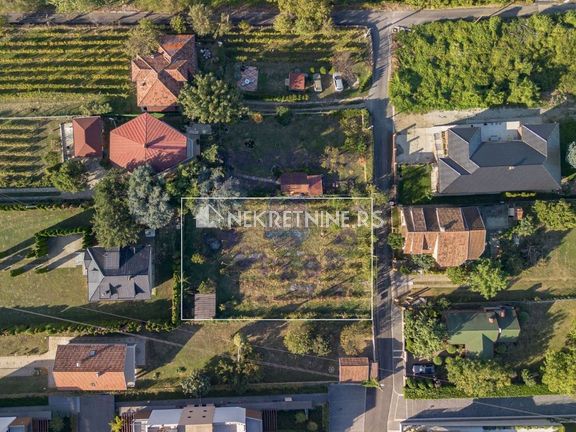 Gradjevinski plac, top pozicija-pogled!