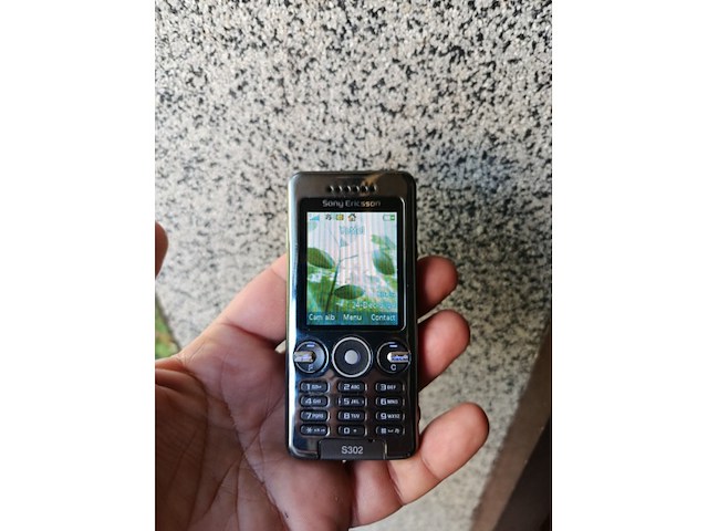 Sony Ericsson S302 odlican