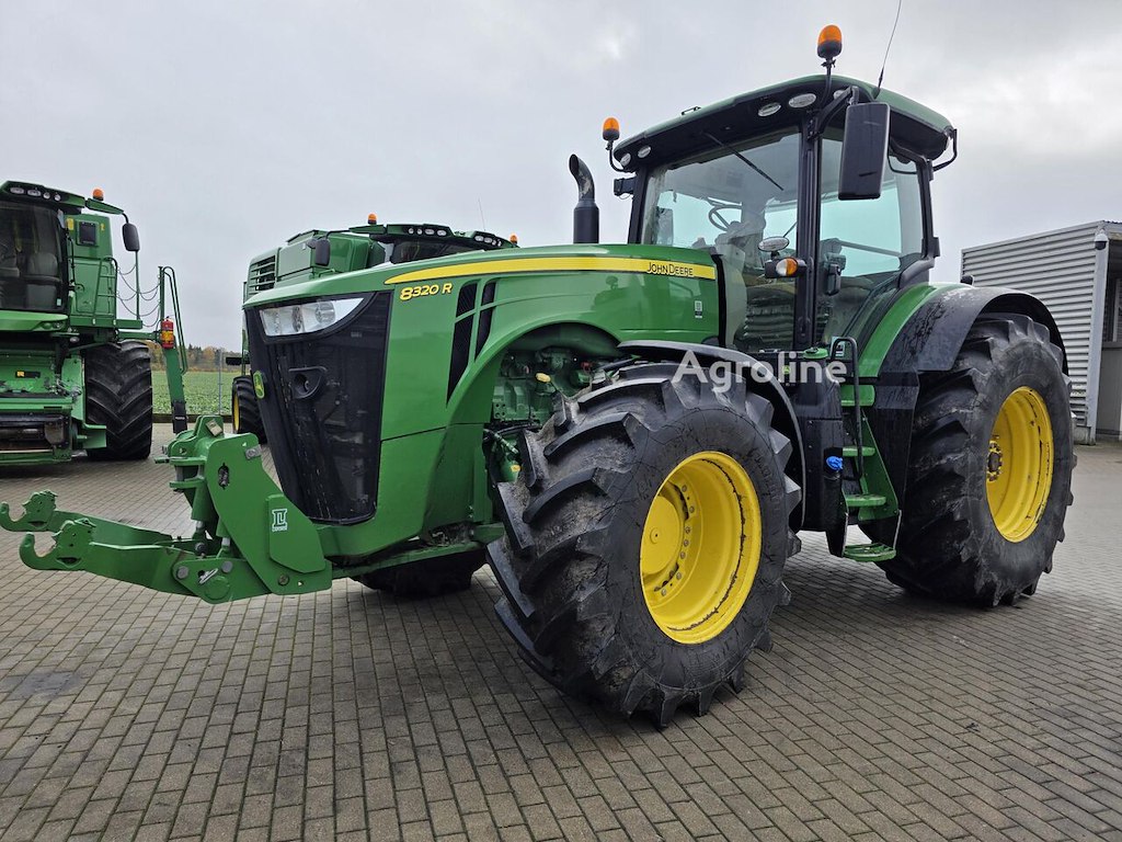 John Deere 8320R traktor točkaš
