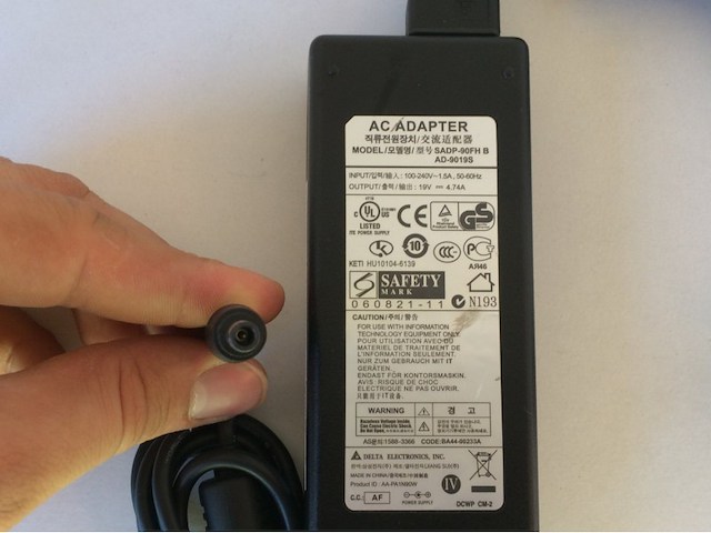 Samsung adapter 19V 4.74A ORIGINAL+GARANCIJA!