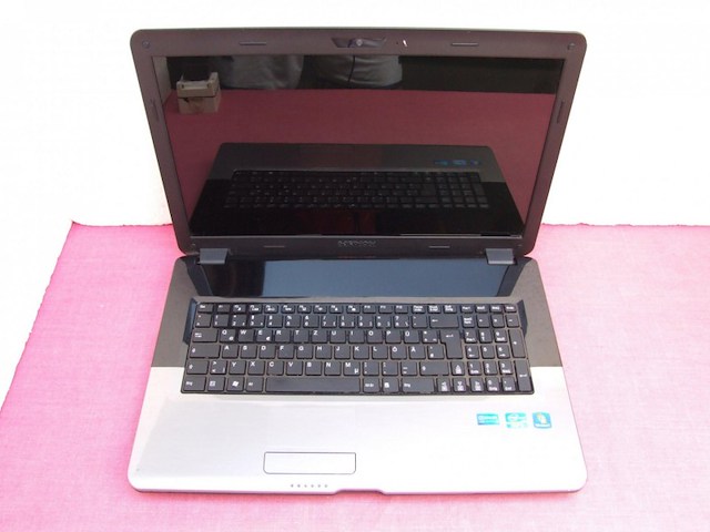 Medion Akoya E7218 i3 / MD 98680 za delove