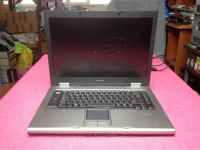 Toshiba Tecra A8 laptop za delove