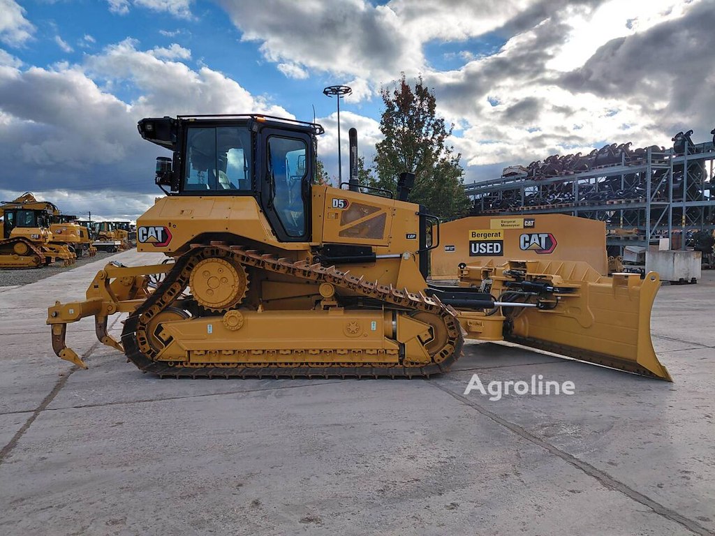 Caterpillar D5 traktor guseničar