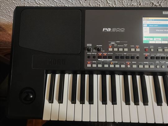 Nov Korg PA600 sa midi fajlovima i karaokama