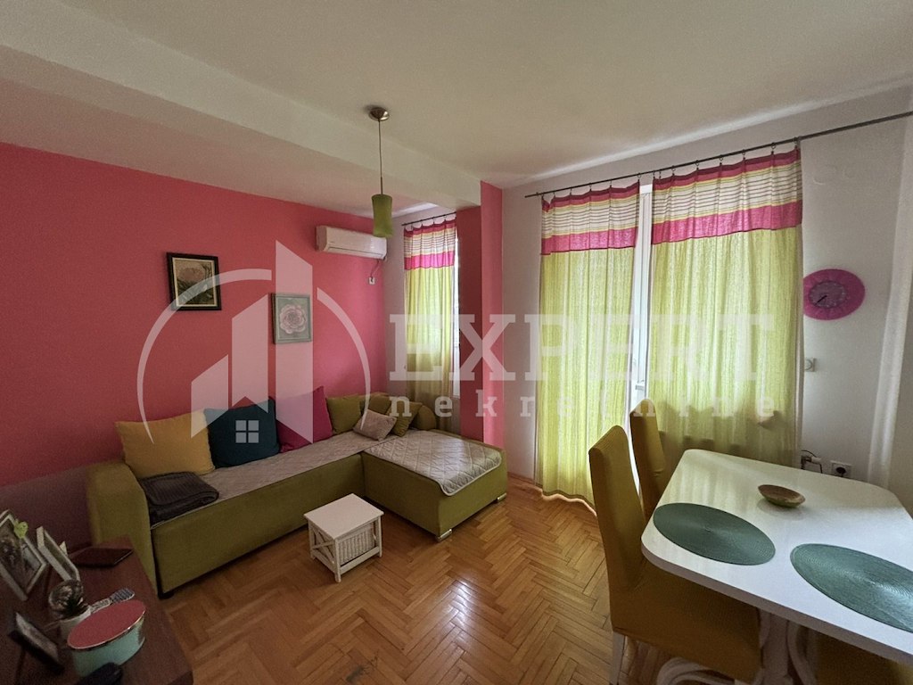 Izdaje se garsonjera na Paliluli, 27m2!
