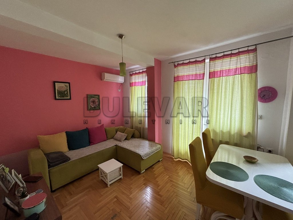 Izdaje se garsonjera na Paliluli, 27m2!