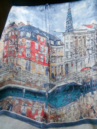 PLAVA MARAMA SA MOTIVOM GRADA, EŠARPA, ŠAL