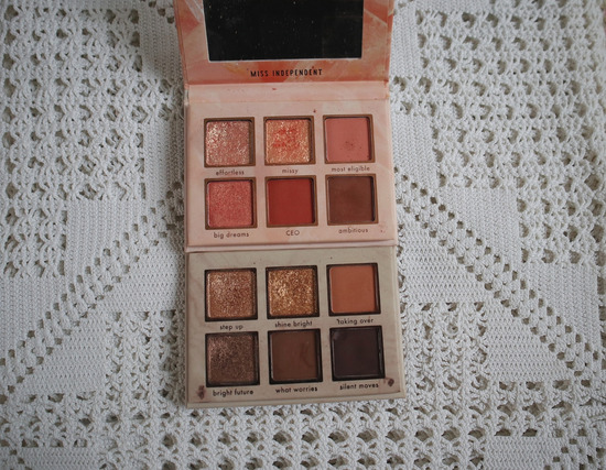 ❤️Kara beauty MINDSET   paleta senki za oči ❤️