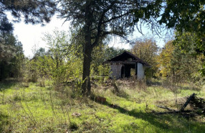Prodajem Zemljište sa trosnom kućom , Zvečka, Beograd Grad