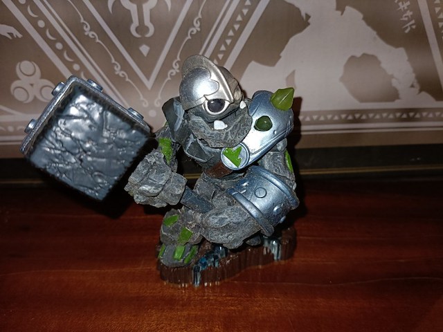figura  Skylanders 2012 Giants Granite Crusher