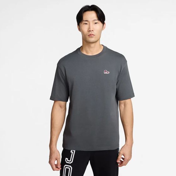 JORDAN BRAND SNEAKER PATCH T-SHIRT 'IRON GREY'