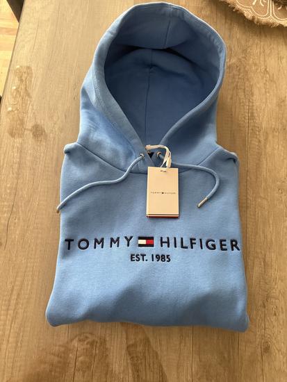 Tommy Hilfiger original nov sa etiketom vel m