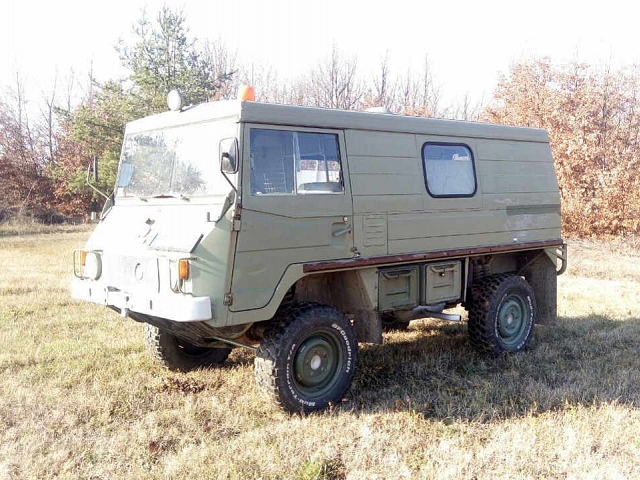 Vojni transporter PINZGAUER 710