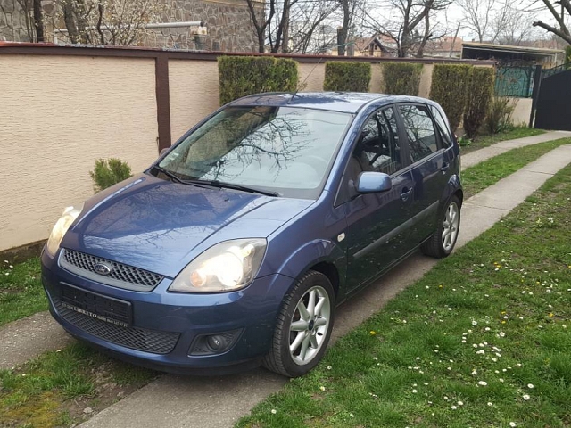 Prodajem Ford Fiestu 2006 god.