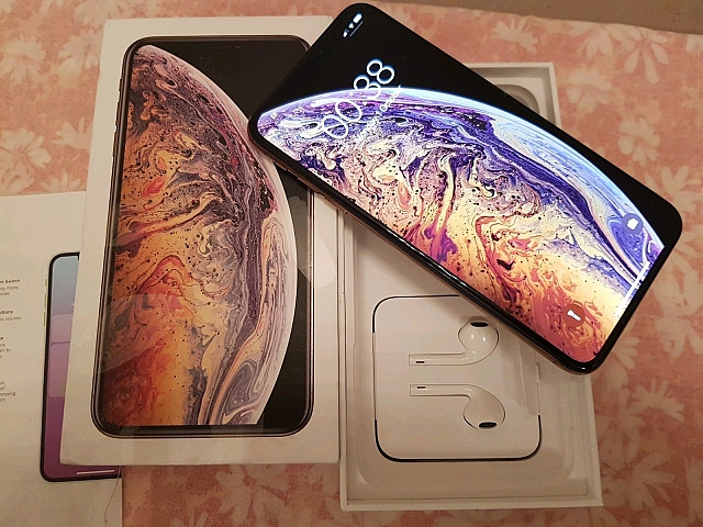 Apple iPhone Xs 64GB for €530 ,iPhone Xs Max 64GB for €580,iPhone X 64GB €350,iPhone 8 64GB €280 , Whatsapp Chat : +27837724253