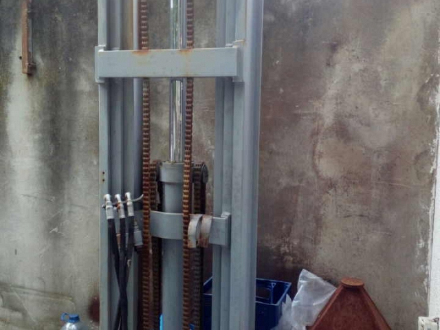 Teretni lift - prednji deo viljuskara