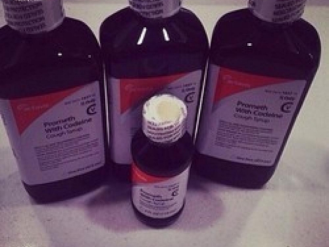 Kupite Actavis Promethazine s Codeine ljubičastim sirupom protiv kašlja