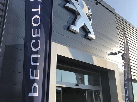 Radite u fabrici Peugeot Slovacka