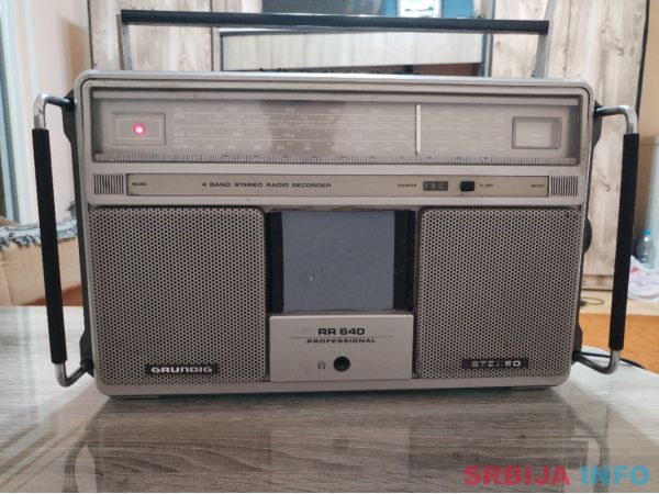 Radio kasetofon grundig rr 640