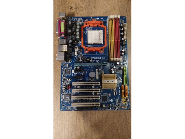 Gigabyte GA-M56S-S3 (AM2 Socket)
