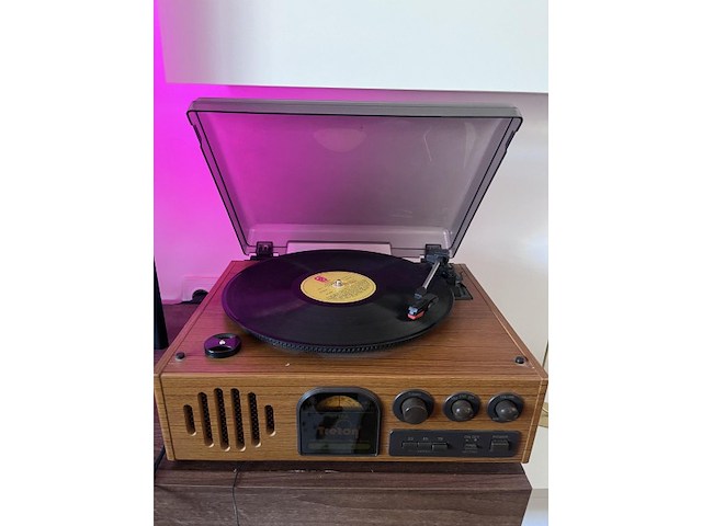Gramofon sa radiom Treton u fantasticnom stanju