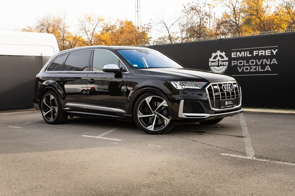 AUDI Q7