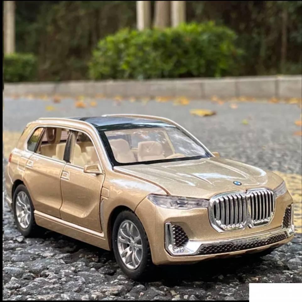 Bmw X7 Diecast 1/32 Zlatni – Bmw X7 Diecast 1/32 Zlatni
