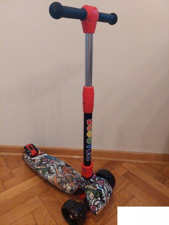 NOVO! Trotinet Scooter za decu sa svetlecim tockovima i muzikom