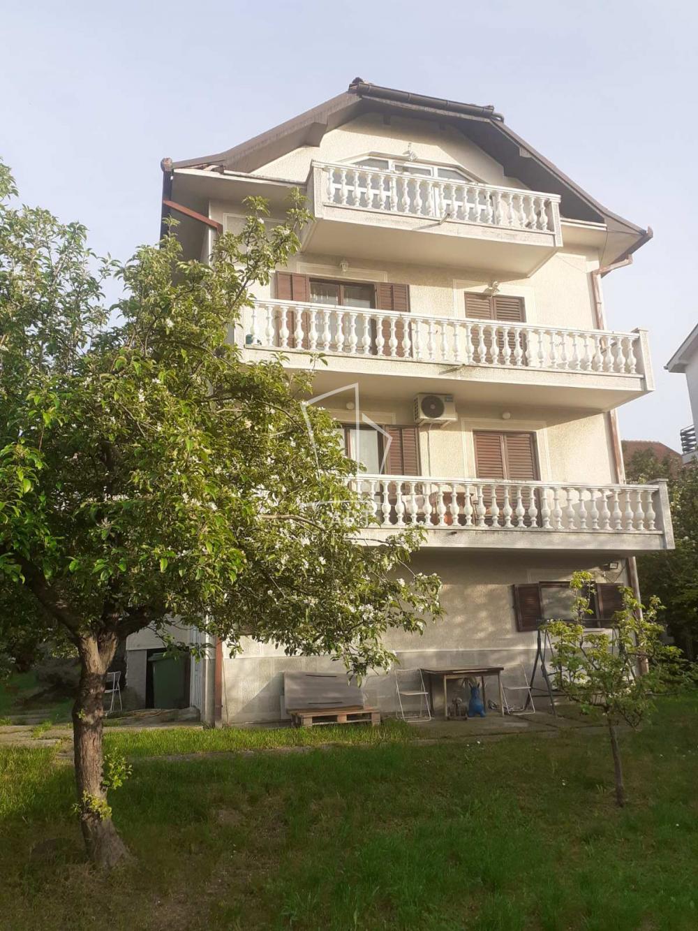 Lovačka, Kuća na prodaju, 381m2, 400.000€