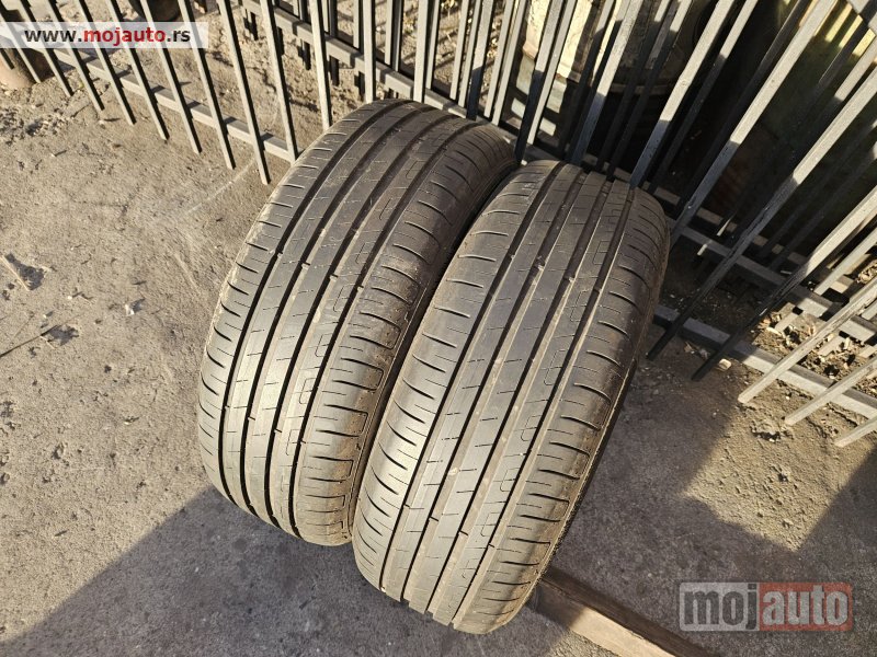 215-55-17 Goodyear kao nove odlicne