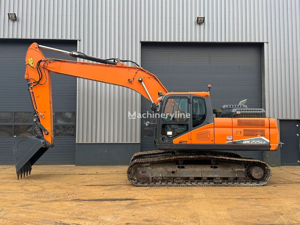 Doosan DX225LC-7 bager guseničar