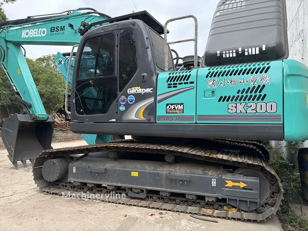 Kobelco SK200 bager guseničar