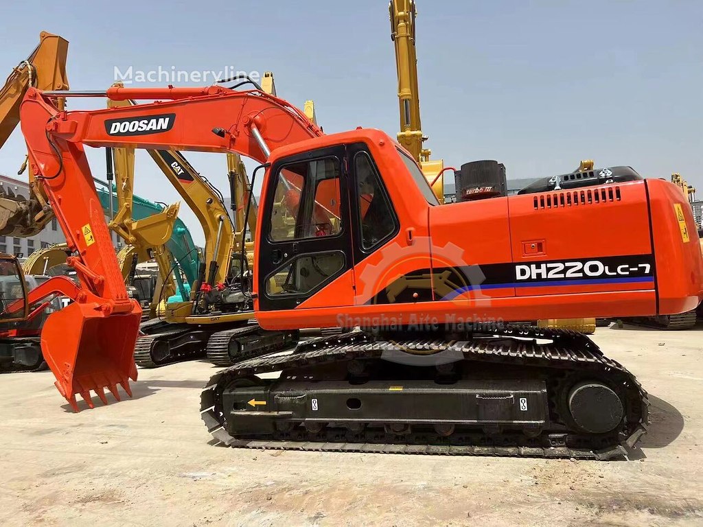 Doosan DH220 bager guseničar