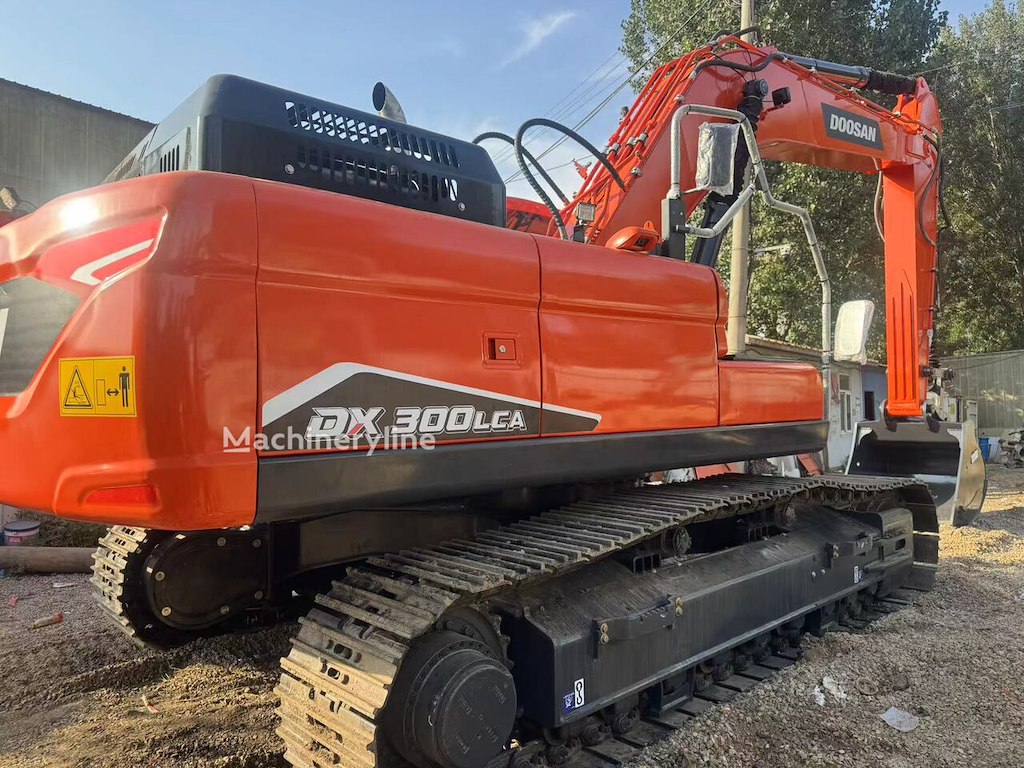 Doosan DX300LCA bager guseničar