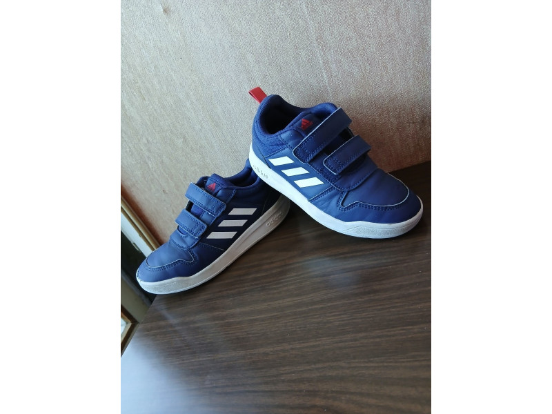 Patike Adidas br. 31-20cm.