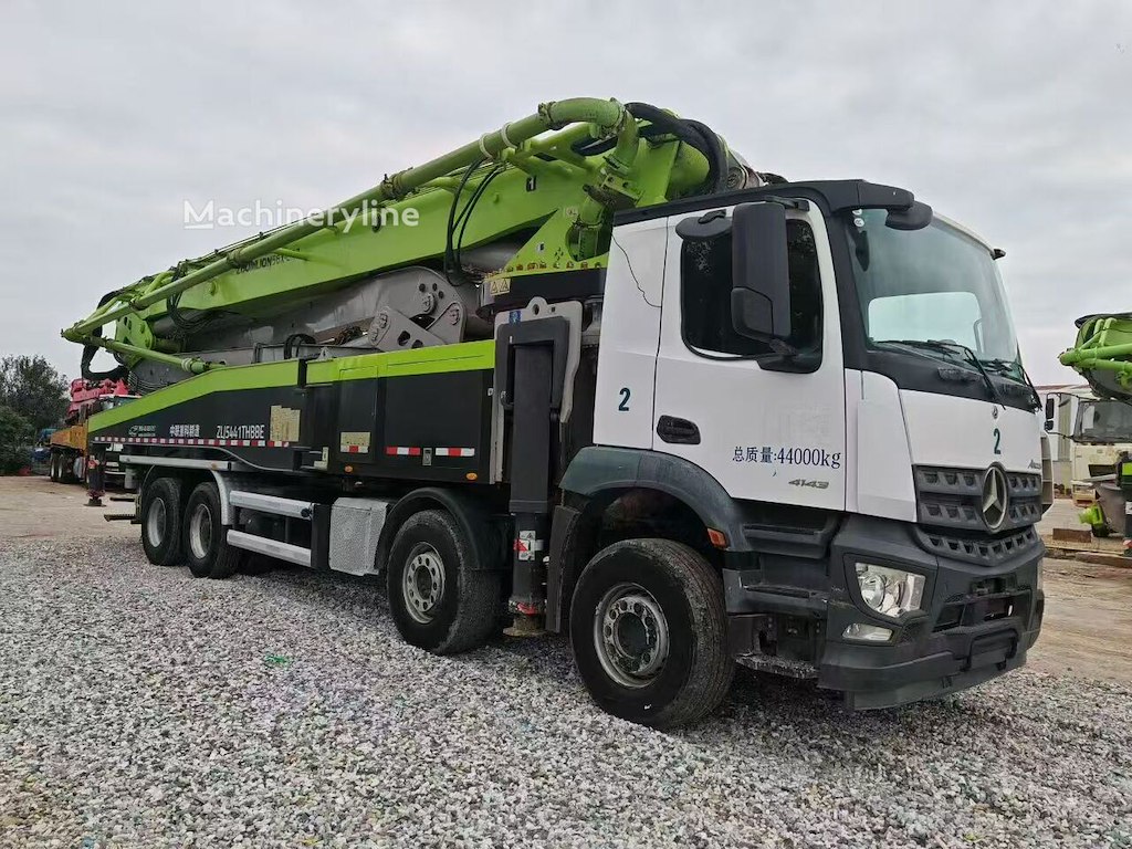 Zoomlion na šasiji Mercedes-Benz pumpa za beton