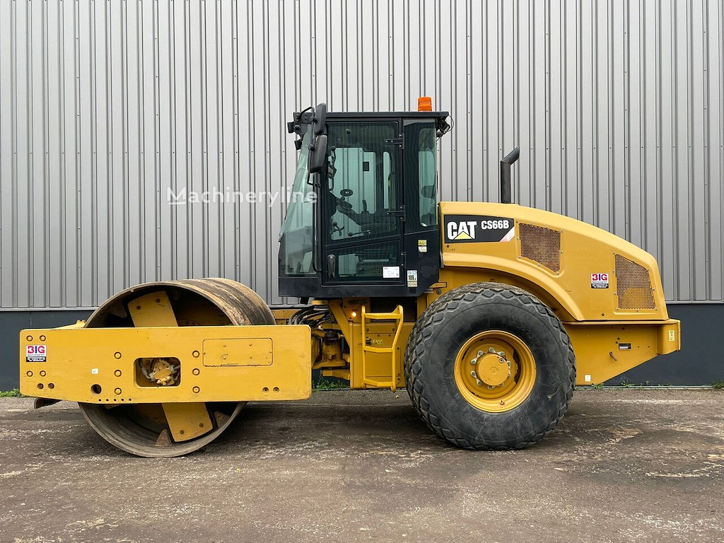 Caterpillar CS66B kompaktor s jednim valjkom