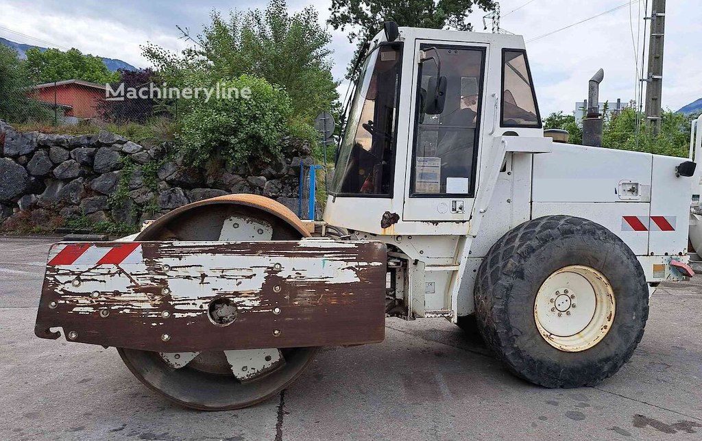 Caterpillar CS583 kompaktor s jednim valjkom