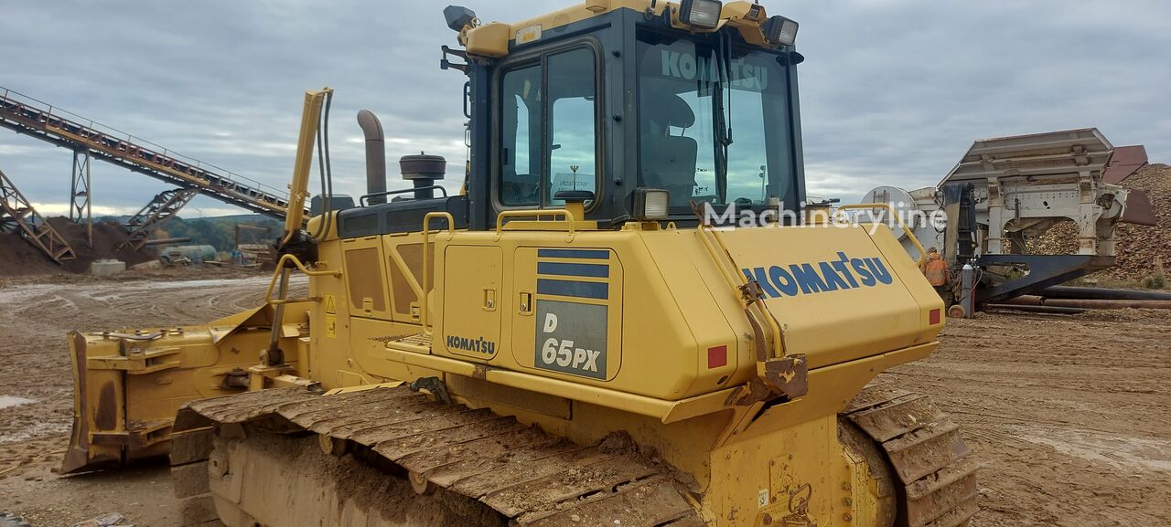 Komatsu D65PX buldožer