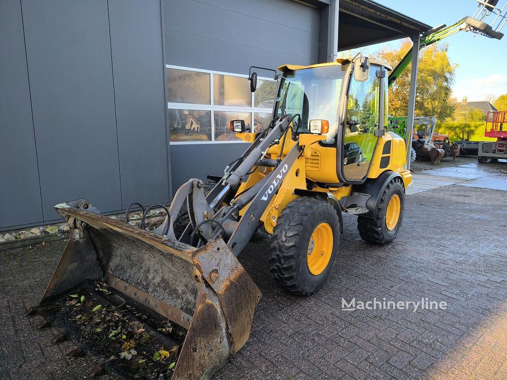 Volvo L25F prednji utovarivač