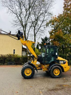 Caterpillar 907H prednji utovarivač