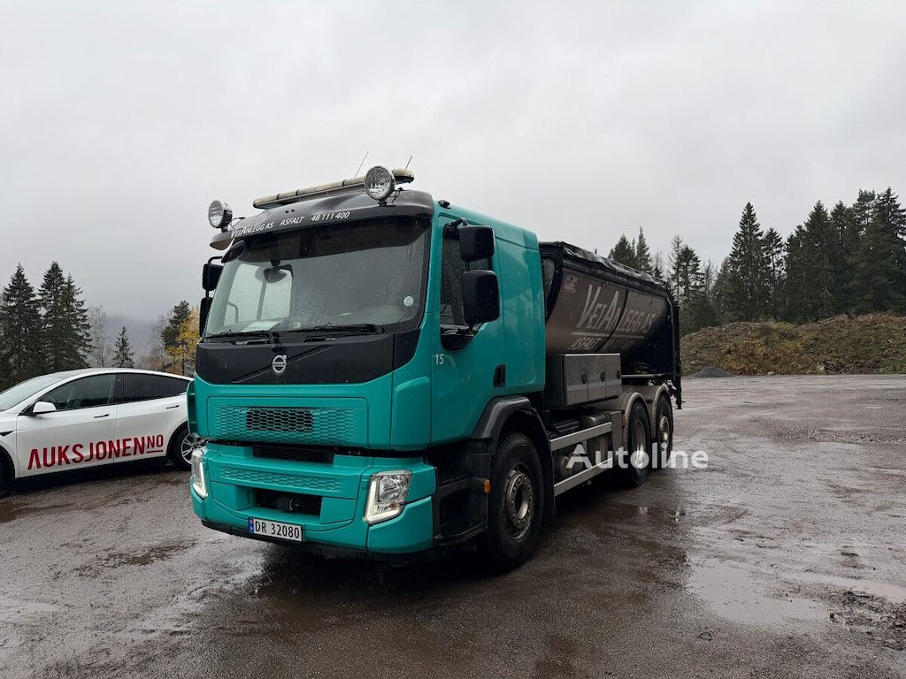 Prodaje se Volvo 2017 Volvo FE 320 sprider - Euroklasse 6T - EU godkjent - Ryggek kiper na aukciji
