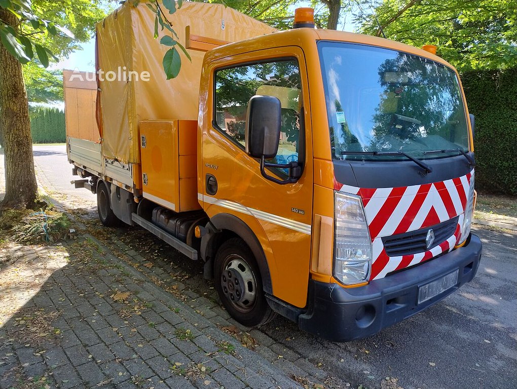 Renault Maxity 140 kamion s ravnom platformom < 3.5t