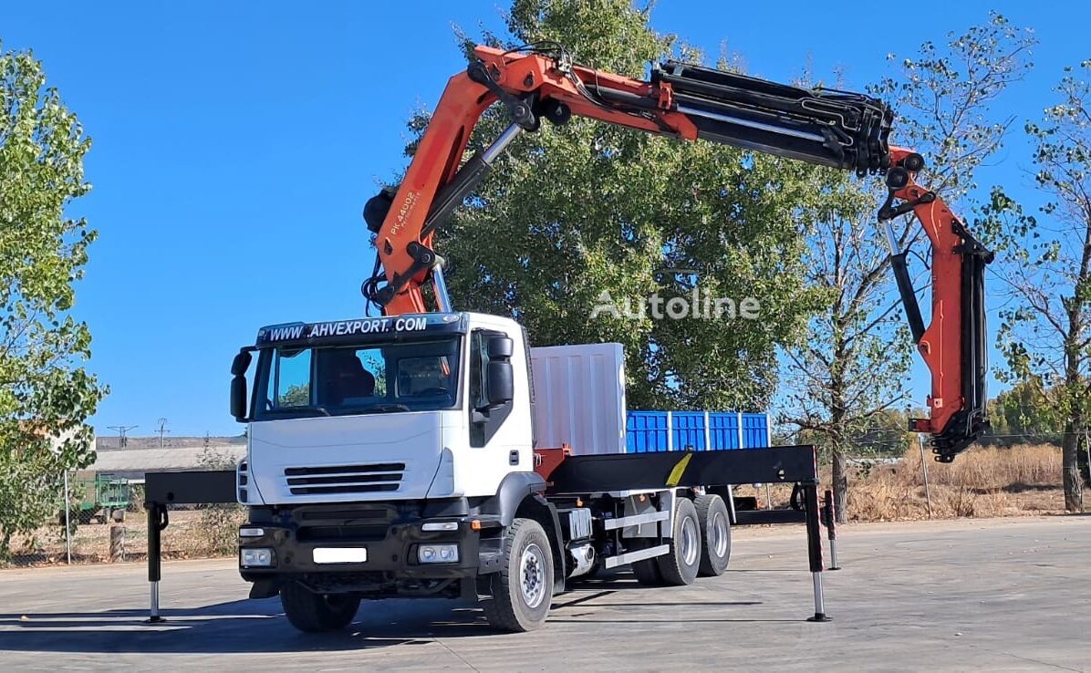 IVECO 310 PALFINGER PK 44002 + JIB kamion s ravnom platformom