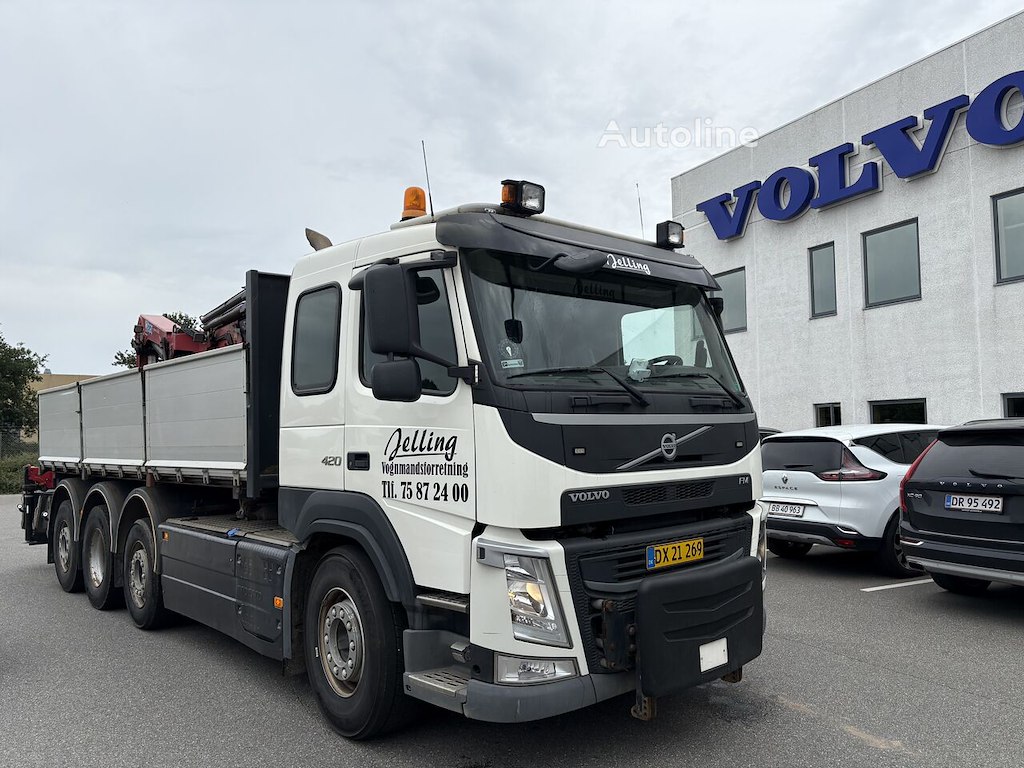 Volvo FM13 420 kamion s ravnom platformom