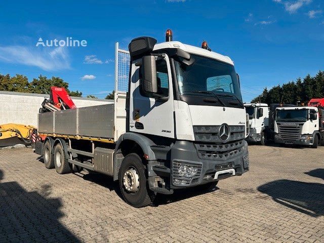 Mercedes-Benz Arocs 2636 - Flatbed truck + crane kamion s ravnom platformom